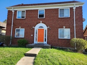 Apartments for Rent with Hardwood Floors in Covedale, Cincinnati ...