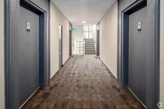 Student Apartments, Condos and Houses for Rent in Hamilton, ON - 113 ...