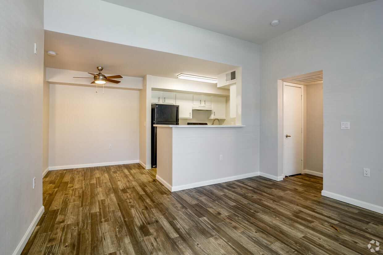1295 Grand Summit Dr