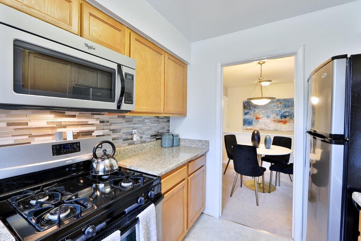 Mount Vernon Square Apartment Homes - 2722 Arlington Dr Alexandria, VA ...