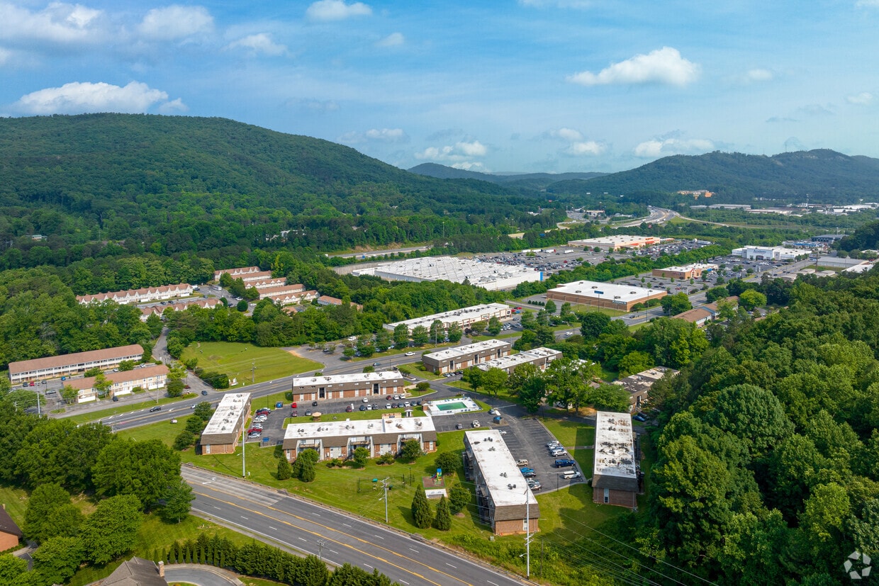 Dalton Pointe Shadow - 1809 Shadow Ln Dalton, GA 30720 | Apartments.com