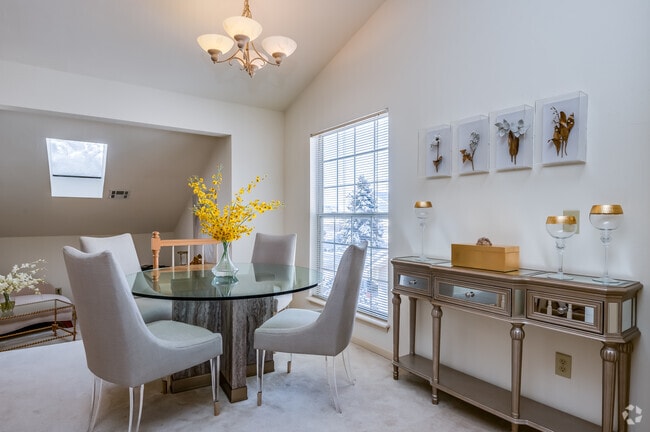 Springbrook Cercle - 8601 S Springbrook Blvd Oak Creek, WI 53154 ...