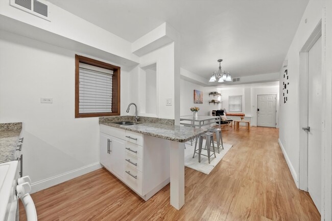 2220 W Taylor St, Chicago, IL 60612 - House Rental in Chicago, IL ...