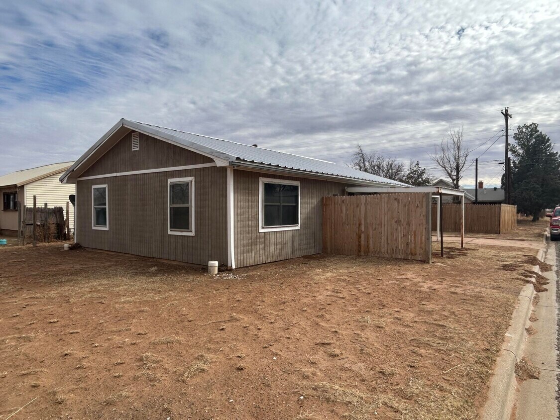 1503 S School Ave, Sundown, TX 79372 - House Rental in Sundown, TX ...