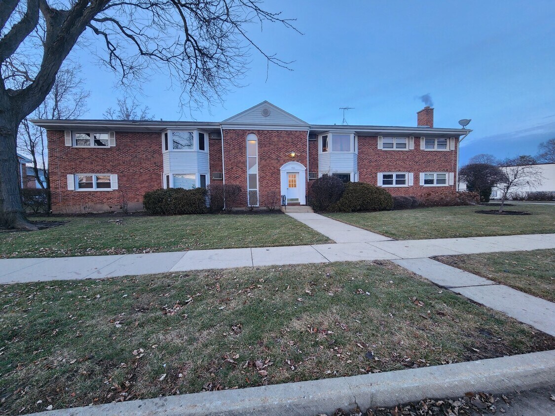 502 W Miner St Unit 1C, Arlington Heights, IL 60005 - Condo for Rent in ...