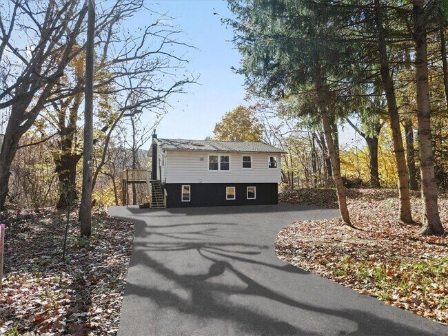 359 E Brown St, East Stroudsburg, PA 18301 - House Rental in East ...
