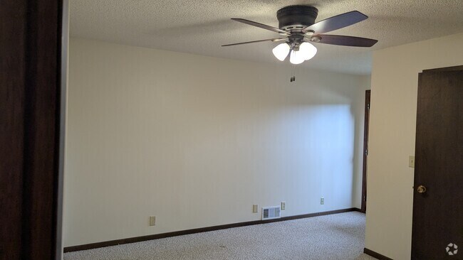 Apartments for Rent with a Swimming Pool in Tama IA