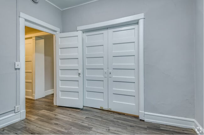 University Row - Apartments in Milwaukee, WI | Apartments.com