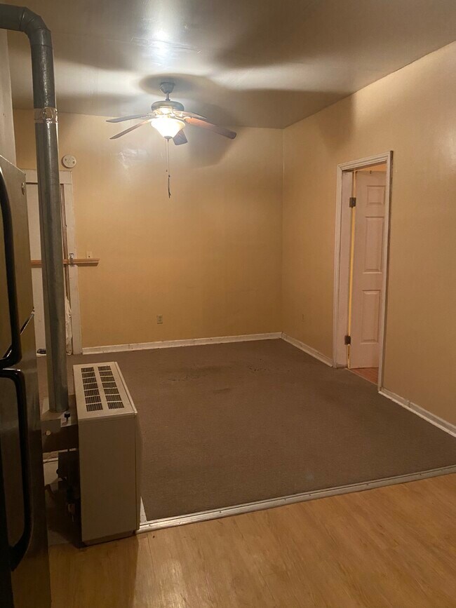 468 7th Ave Unit 1st floor rear, Troy, NY 12182 - Apartments at 468 7th ...