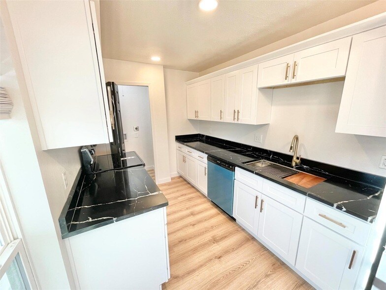 4811 Live Oak St Unit 201, Dallas, TX 75204 | Apartments.com