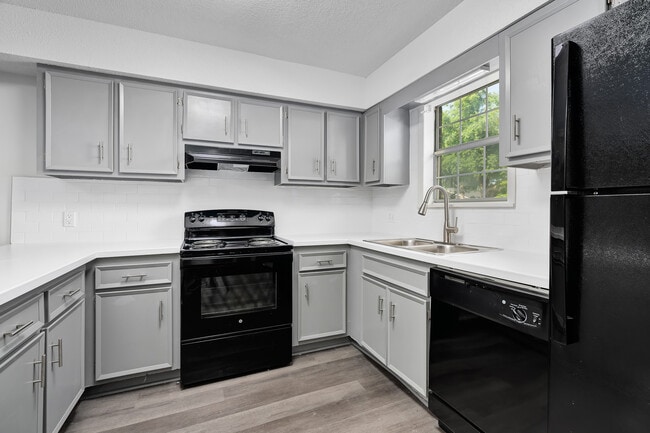 Apartments for Rent with a Dog Park in Capshaw AL | Apartments.com