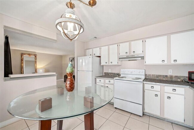 5454 Decatur St, Orlando, FL 32807 - Townhome Rentals in Orlando FL ...