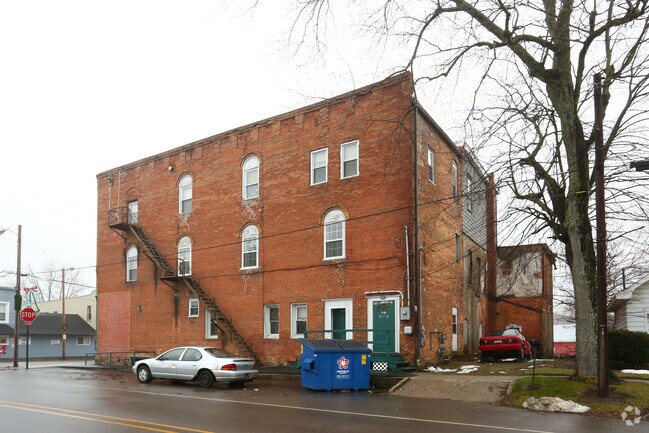 100-104 W Main St, North Adams, MI 49262 Apartments - North Adams, MI ...
