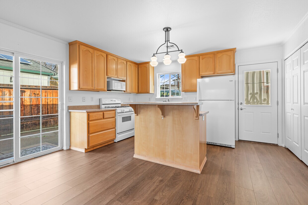 334 Effie St, Medford, OR 97504 - House Rental in Medford, OR ...