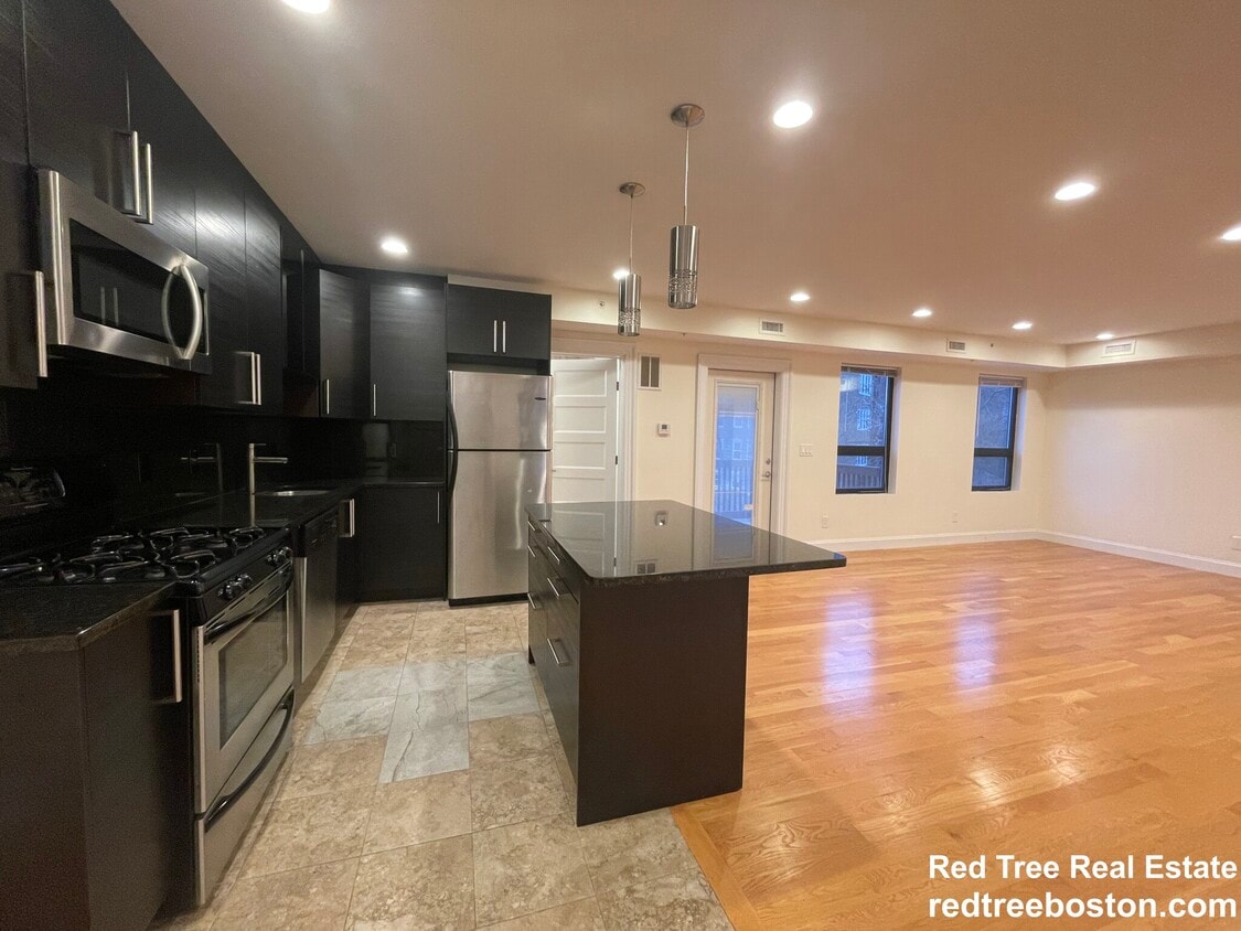 1616 Beacon St Unit 3, Brookline, MA 02446 | Apartments.com