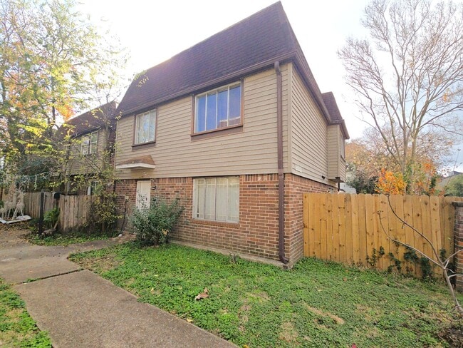 8379 La Roche Ln House | Rice University | Off-Campus Housing Search