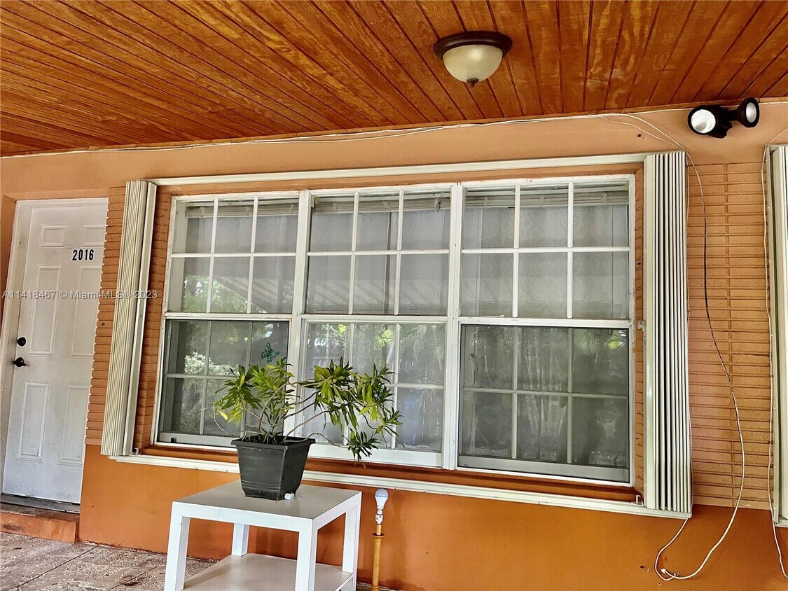 2016 NE 26th St Unit 2, Wilton Manors, FL 33305 - Room for Rent in ...