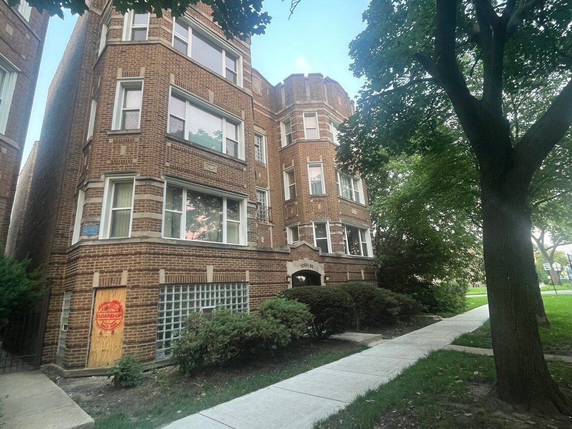 10951 S King Dr, Chicago, IL 60628 - House Rental in Chicago, IL ...
