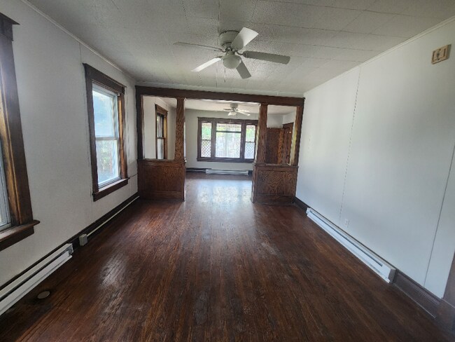 710 Spring St Unit 2, Peoria, IL 61603 | Apartments.com