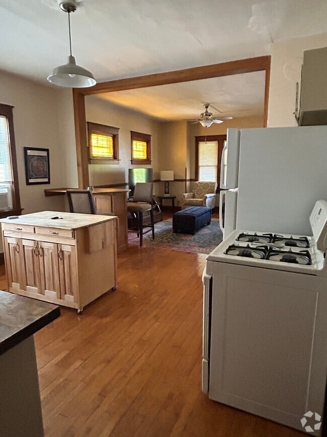 Sheridan Heights Short Term Apartments for Rent - Cudahy, WI - 1 ...