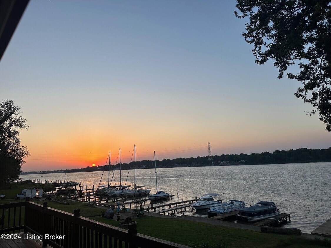 2811 Waldoah Beach Rd Unit 1, Louisville, KY 40207 - Room for Rent in Louisville, KY ...