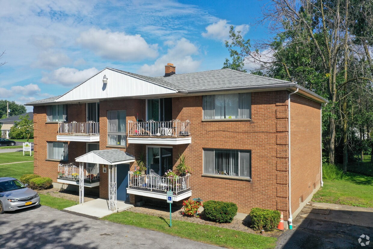 Willow Ridge Court Apartments - 406 Joe McCarthy Dr Amherst, NY ...