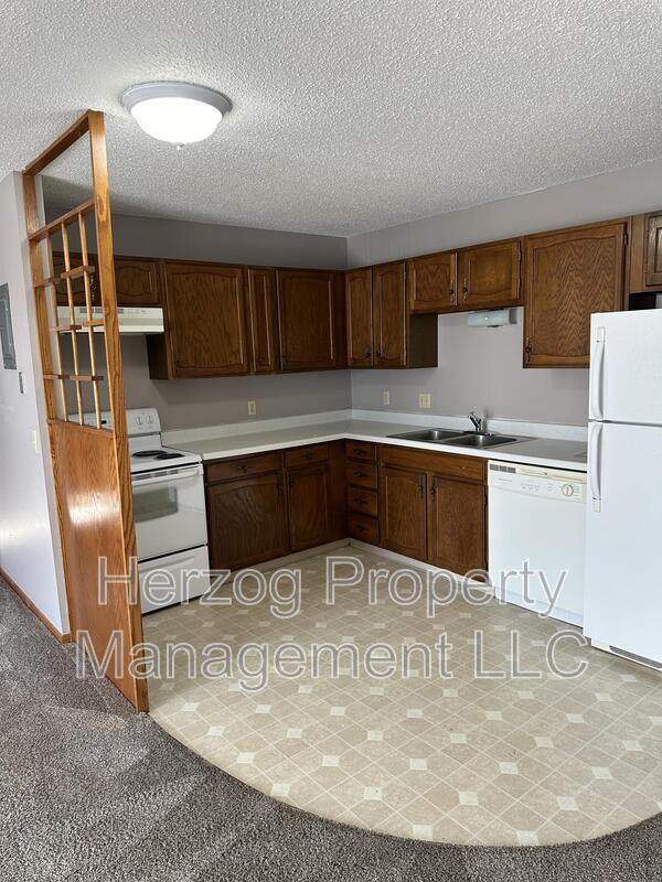 1004 Union Ave Unit Apt. 8, Fergus Falls, MN 56537 - Condo for Rent in ...