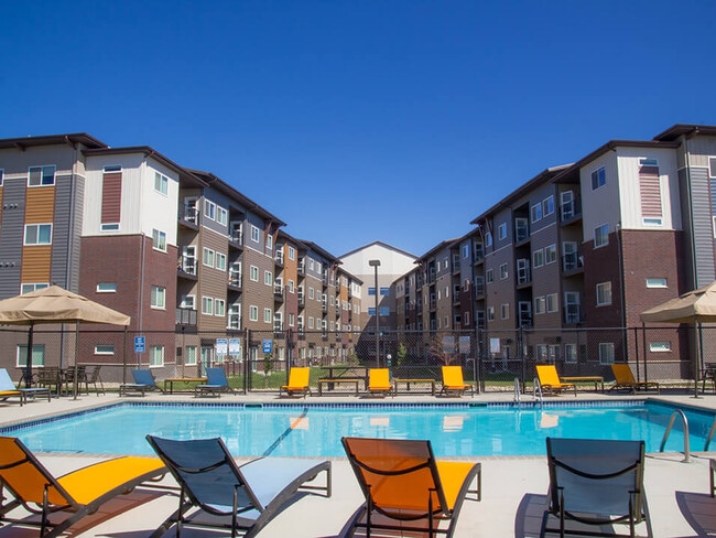The Commons at Southgate Apartments for Rent with a Walk-In Closet ...