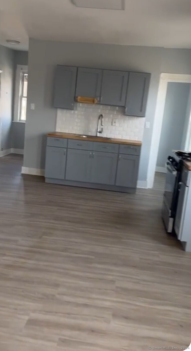 647 Barnum Ave Unit 2, Bridgeport, CT 06608 - Room for Rent in ...