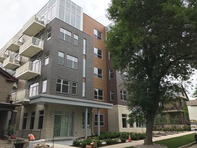 Encore Apartments - Milwaukee, WI | Apartments.com