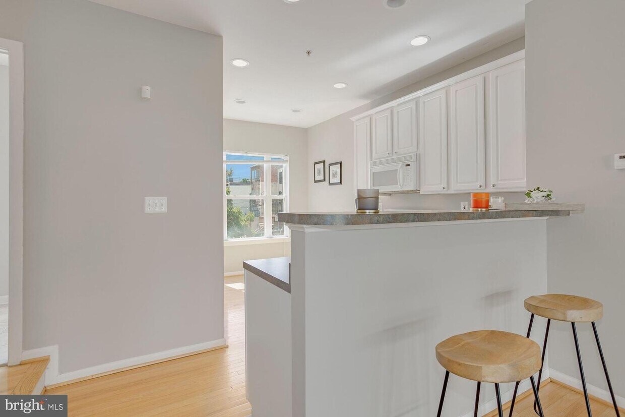 1219 V St NW, Washington, DC 20009 - Townhome Rentals in Washington DC ...