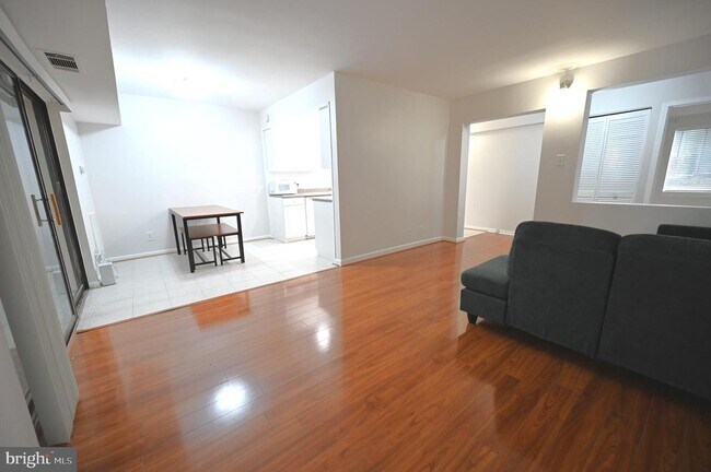 2237 Castle Rock Square Unit 1B, Reston, VA 20191 - Room for Rent in ...