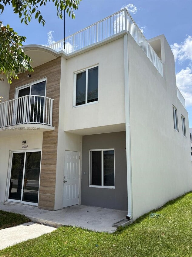 25680 Sw 143rd Path, Princeton, FL 33032 - Townhome Rentals in ...