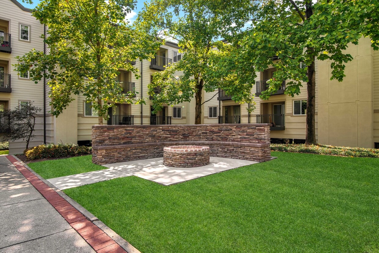 Vanderbilt Properties - 403 Village At Vanderbilt Nashville, TN 37212 ...
