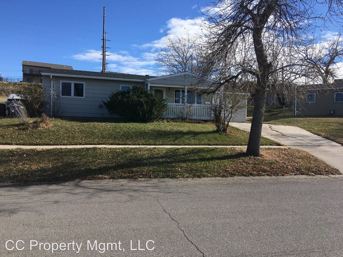 2218 Hoefer Ave, Rapid City, SD 57701 - House Rental in Rapid City, SD ...