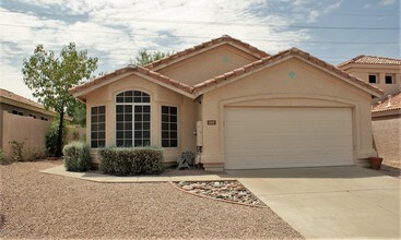 Saddleback-Red Mountain Ranch Apartments for Rent with a Walk-In Closet ...