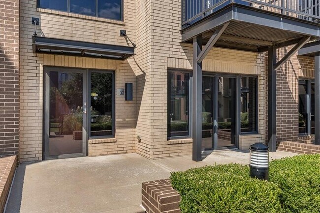 317 NE 4th St, Oklahoma City, OK 73104 - Townhome Rentals in Oklahoma ...