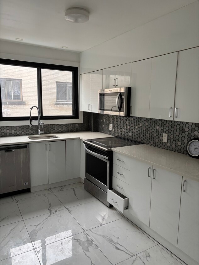 5480 Av Coronation Unit 7, Montréal, QC H4V 2E5 - Condo for Rent in ...