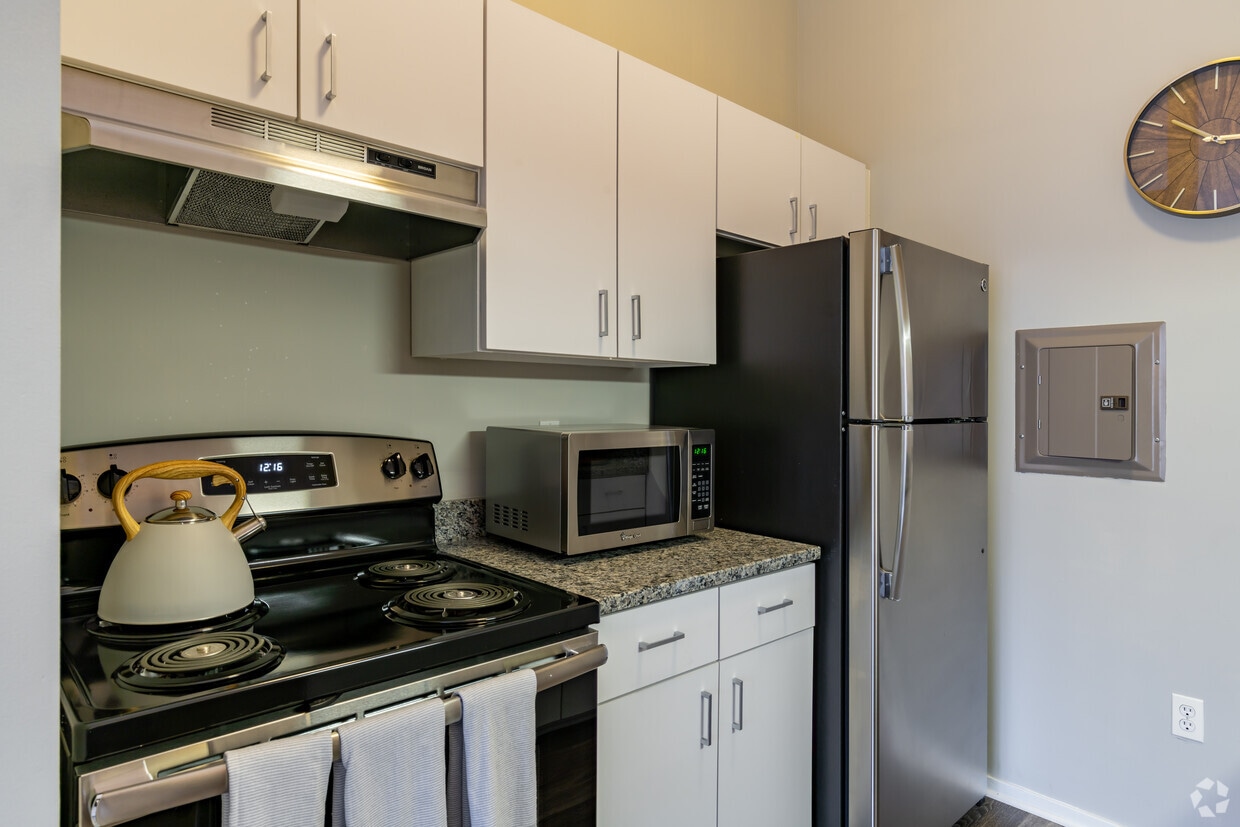 Legends Fox Creek - 4855 Fox Crk Clarkston, MI 48346 | Apartments.com