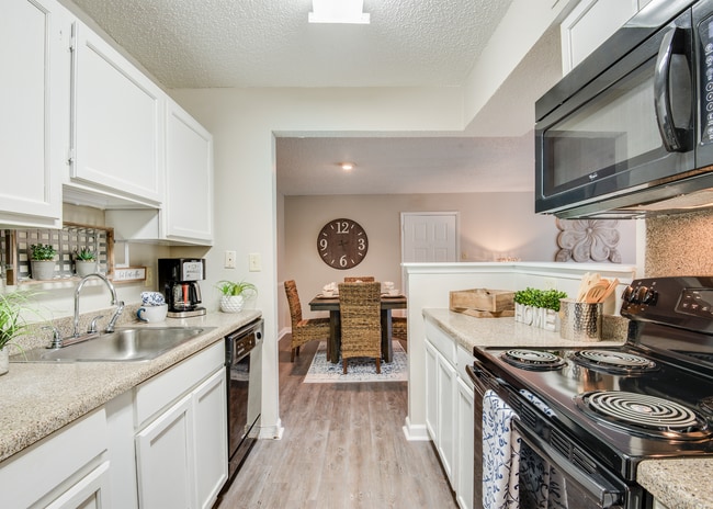 Apartments for Rent with a Walk-In Closet in Oak Hills, Baton Rouge ...