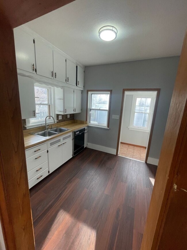 1117 Wolff St, Racine, WI 53402 - House Rental in Racine, WI ...