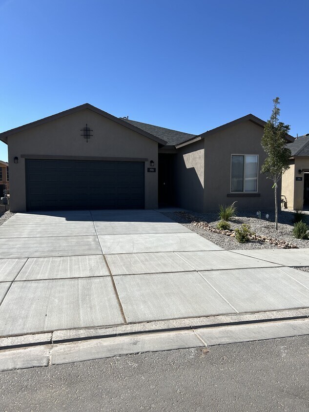 190 Spectrum Ave SW, Rio Rancho, NM 87124 - House Rental in Rio Rancho ...