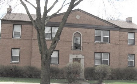 5135 W Addison St, Chicago, IL 60641 - House Rental in Chicago, IL ...