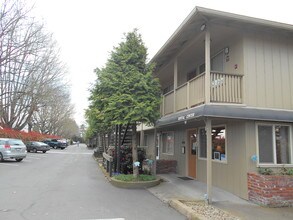 Village Inn Apartments Rentals - Springfield, OR | Apartments.com
