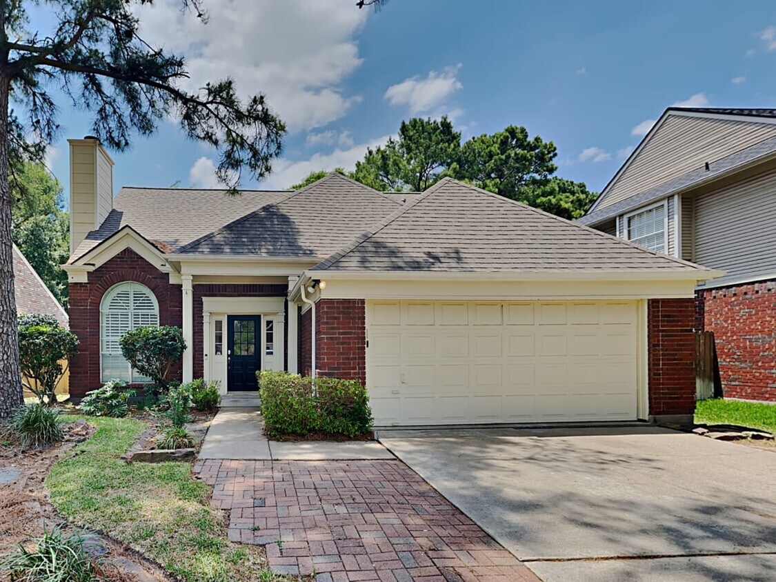 7907 Hidden Oaks Ln - House Rental in Houston, TX | Apartments.com
