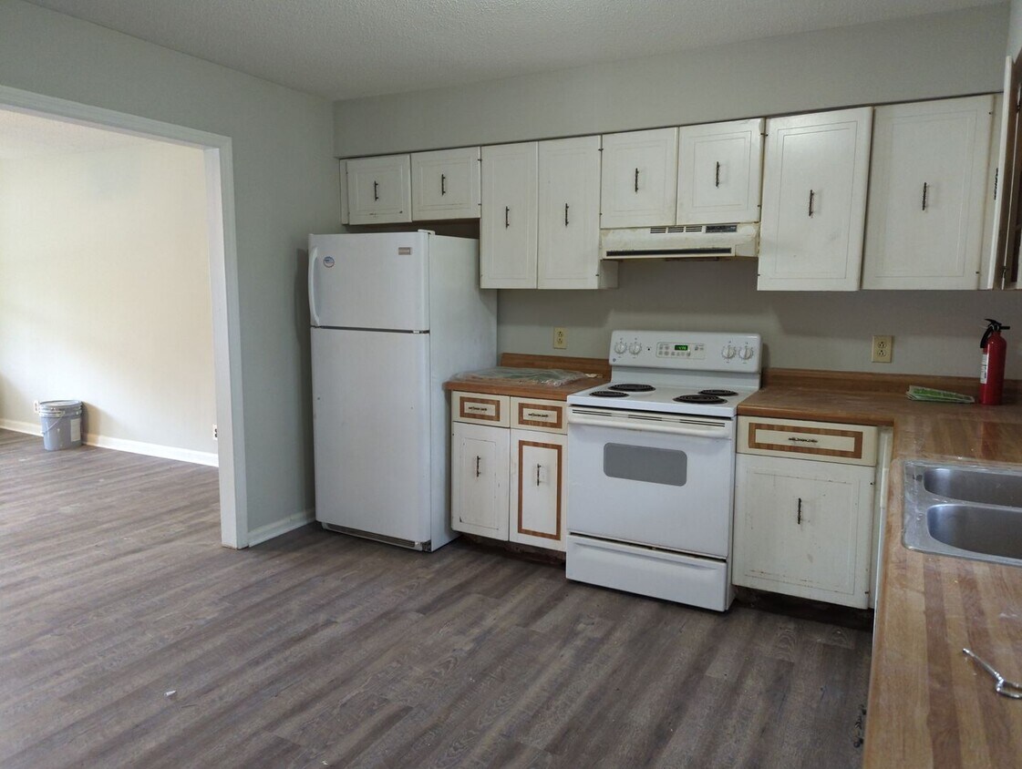 716 Salem Rd Unit 716 Salam Rd Apt A, Rossville, GA 30741 - Room for ...