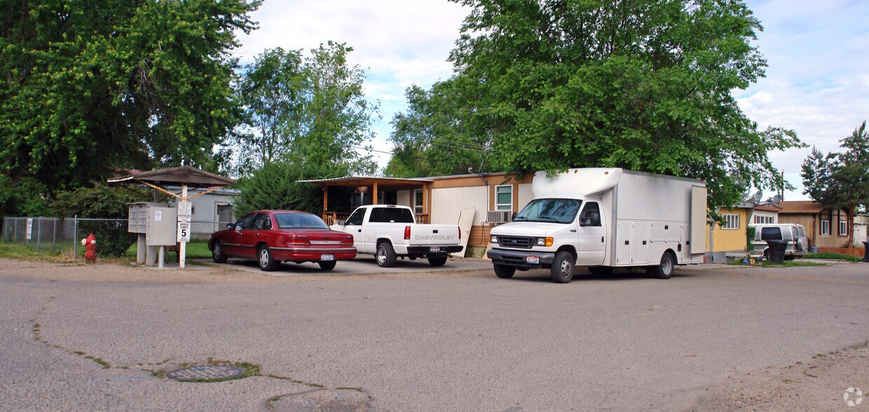 Maran Mobile Home Park - 200-208 E 44th St Garden City, ID 83714 ...