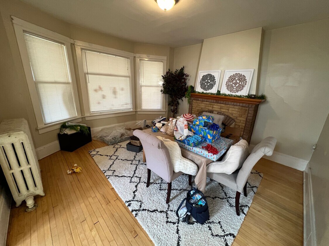 2440 N Weil St Unit Lower, Milwaukee, WI 53212 - Room for Rent in ...