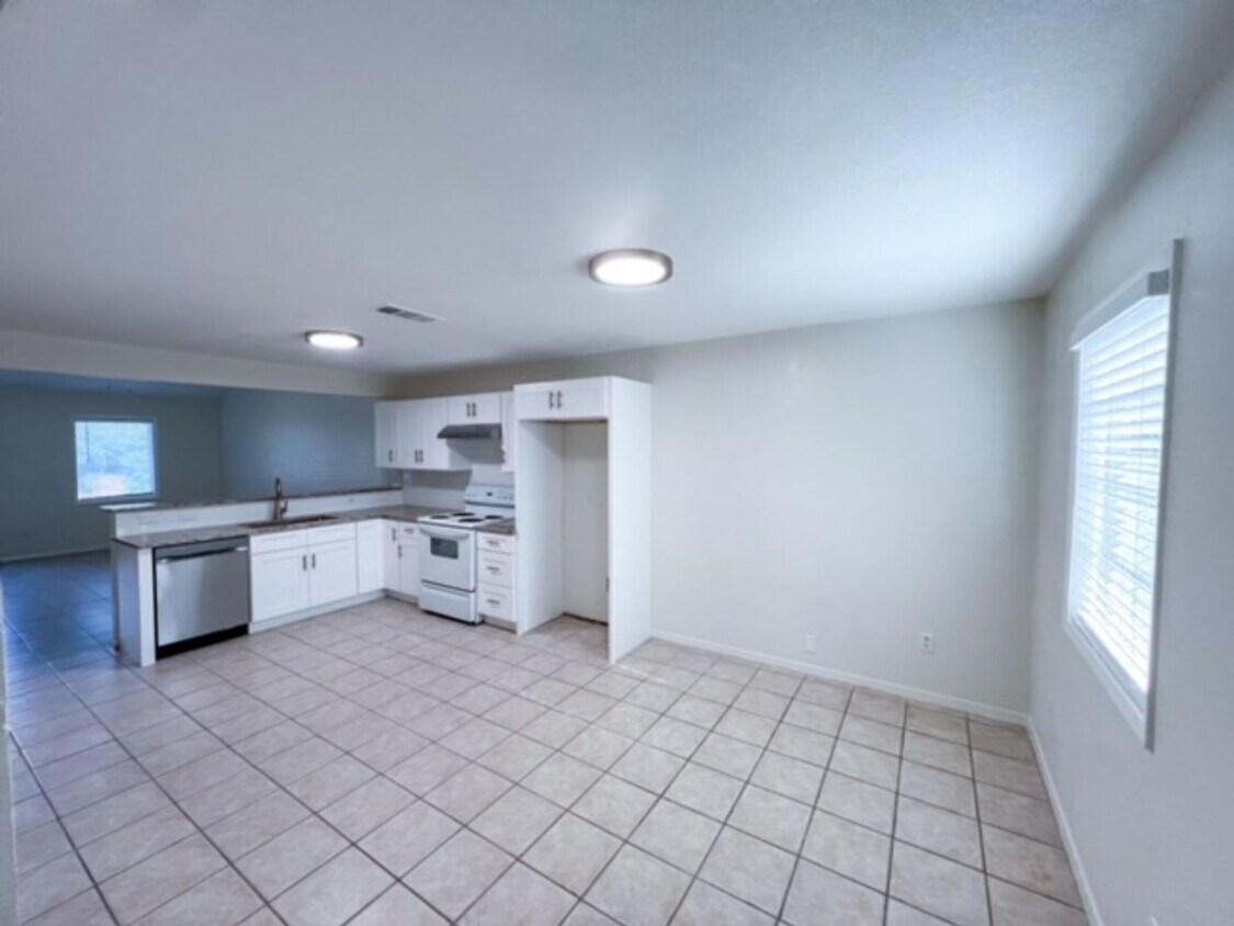 560 Arvel Cir, Azle, TX 76020 - House Rental in Azle, TX | Apartments.com