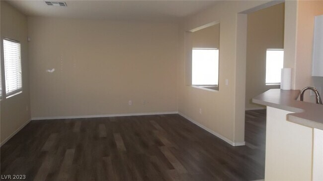 528 Round Reign Ave, North Las Vegas, NV 89081 - House Rental in North ...